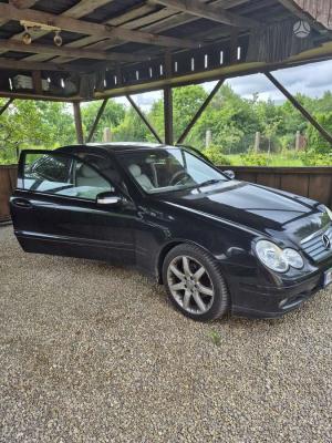 Melns Mercedes-Benz c-220 2002 Šauļi, ar dzinēja tilpumu 2.20 L un nobraukumu 277 tūkst. km par 1700 €, foto 6 vietnē AUTOMOTO.COM.LV