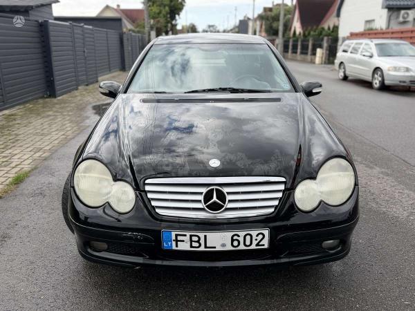 Melns Mercedes-Benz c-220 2002 Kauņa, ar dzinēja tilpumu 2.15 L un nobraukumu 368 tūkst. km par 850 €, foto 4 vietnē AUTOMOTO.COM.LV