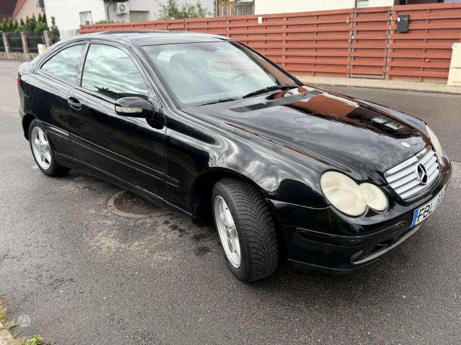 Melns Mercedes-Benz c-220 2002 Kauņa, ar dzinēja tilpumu 2.15 L un nobraukumu 368 tūkst. km par 850 €, foto 5 vietnē AUTOMOTO.COM.LV