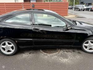 Melns Mercedes-Benz c-220 2002 Kauņa, ar dzinēja tilpumu 2.15 L un nobraukumu 368 tūkst. km par 850 €, foto 6 vietnē AUTOMOTO.COM.LV
