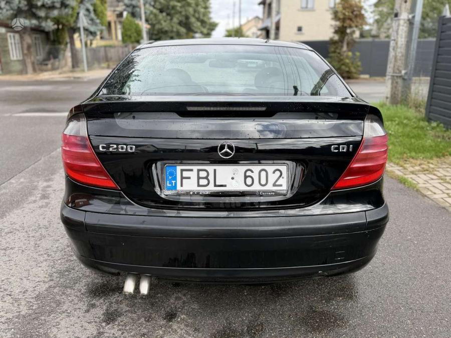 Melns Mercedes-Benz c-220 2002 Kauņa, ar dzinēja tilpumu 2.15 L un nobraukumu 368 tūkst. km par 850 €, foto 9 vietnē AUTOMOTO.COM.LV