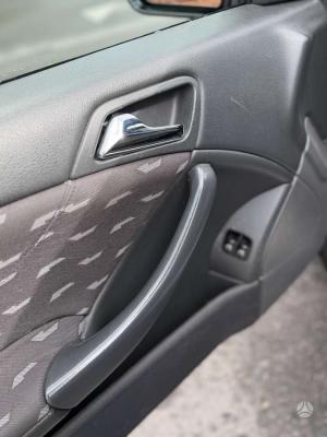 Melns Mercedes-Benz c-220 2002 Kauņa, ar dzinēja tilpumu 2.15 L un nobraukumu 368 tūkst. km par 850 €, foto 16 vietnē AUTOMOTO.COM.LV