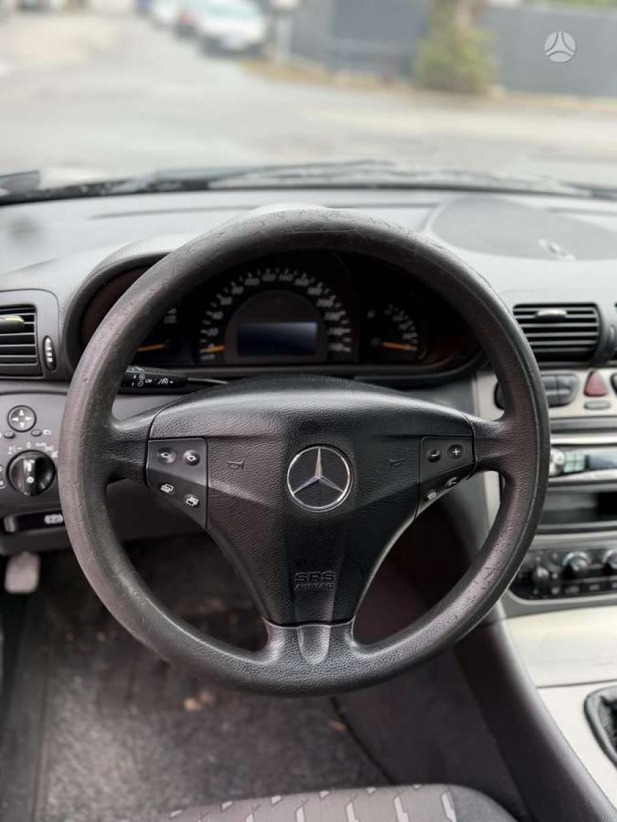 Melns Mercedes-Benz c-220 2002 Kauņa, ar dzinēja tilpumu 2.15 L un nobraukumu 368 tūkst. km par 850 €, foto 20 vietnē AUTOMOTO.COM.LV