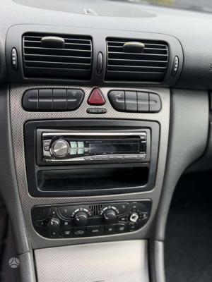 Melns Mercedes-Benz c-220 2002 Kauņa, ar dzinēja tilpumu 2.15 L un nobraukumu 368 tūkst. km par 850 €, foto 22 vietnē AUTOMOTO.COM.LV