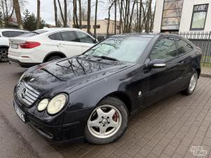 Melns Mercedes-Benz c-220 2003 Kauņa, ar dzinēja tilpumu 2.10 L un nobraukumu 350 tūkst. km par 1800 €, foto  vietnē AUTOMOTO.COM.LV