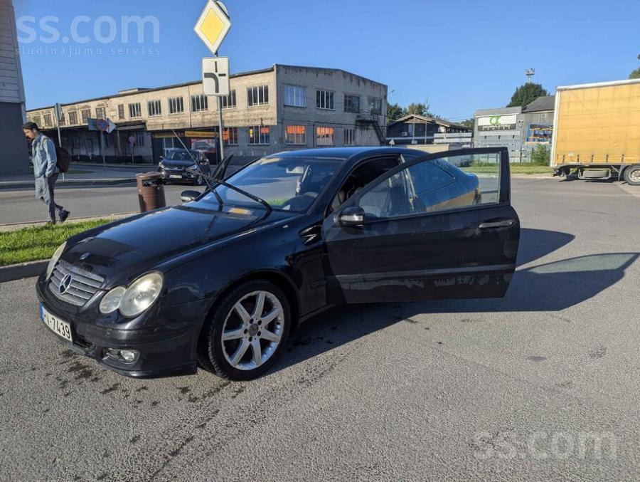 Melns Mercedes-Benz c-220 2006 Rīga, ar dzinēja tilpumu 2.20 L un nobraukumu 243 tūkst. km par 2899 €, foto 3 vietnē AUTOMOTO.COM.LV