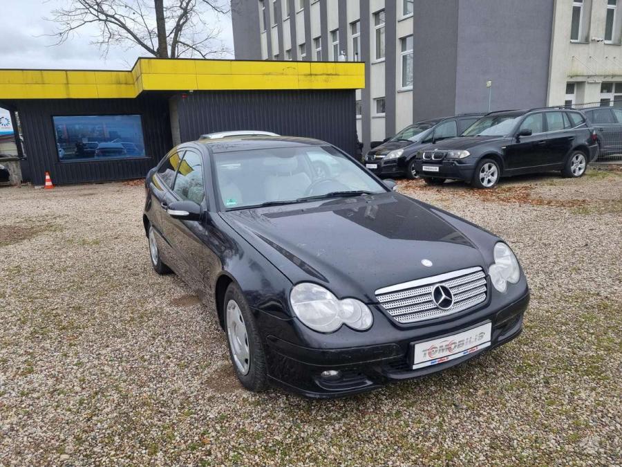 Melns Mercedes-Benz c-220 2007 Kauņa, ar dzinēja tilpumu 2.20 L un nobraukumu 300 tūkst. km par 1850 €, foto 1 vietnē AUTOMOTO.COM.LV