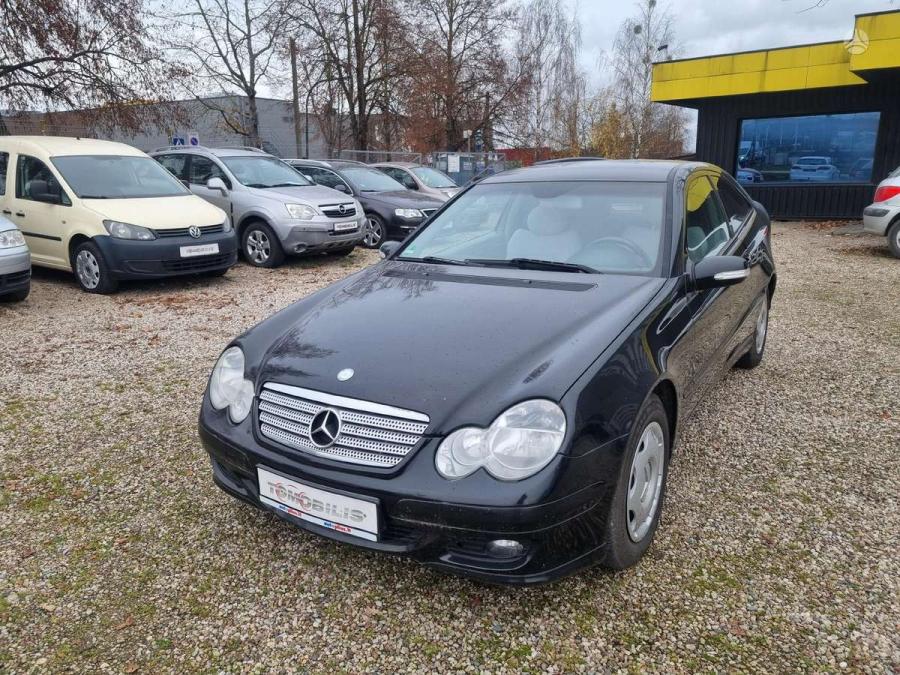Melns Mercedes-Benz c-220 2007 Kauņa, ar dzinēja tilpumu 2.20 L un nobraukumu 300 tūkst. km par 1850 €, foto 4 vietnē AUTOMOTO.COM.LV