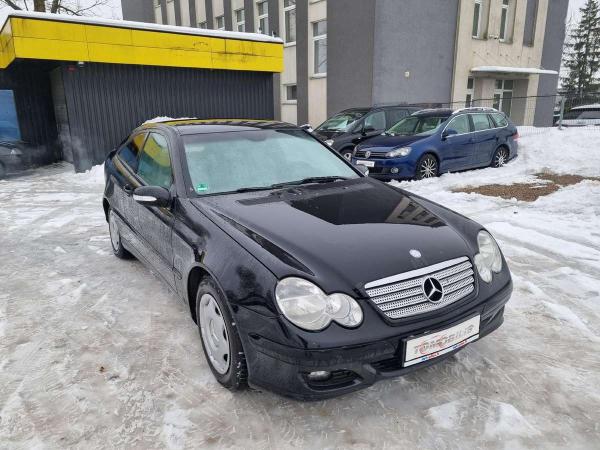 Melns Mercedes-Benz c-220 2007 Kauņa, ar dzinēja tilpumu 2.20 L un nobraukumu 300 tūkst. km par 1700 €, foto 1 vietnē AUTOMOTO.COM.LV