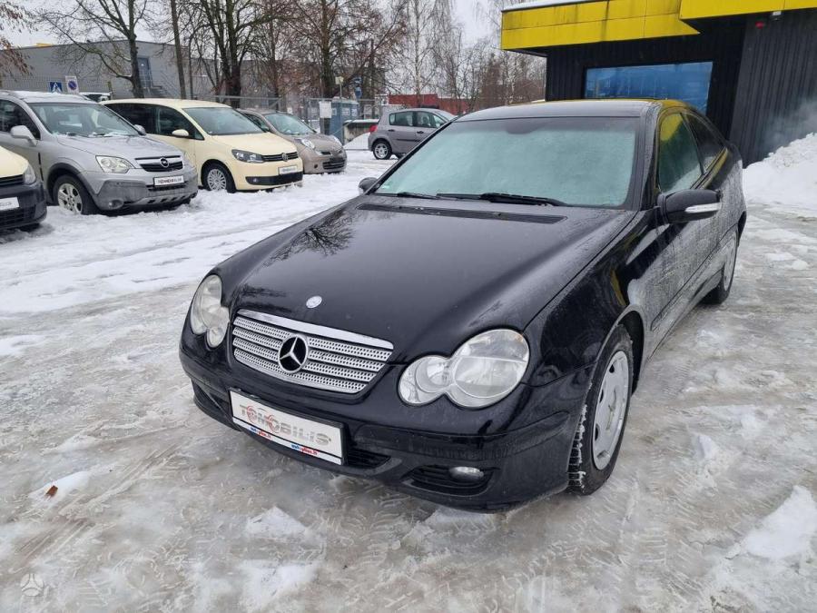Melns Mercedes-Benz c-220 2007 Kauņa, ar dzinēja tilpumu 2.20 L un nobraukumu 300 tūkst. km par 1700 €, foto 4 vietnē AUTOMOTO.COM.LV