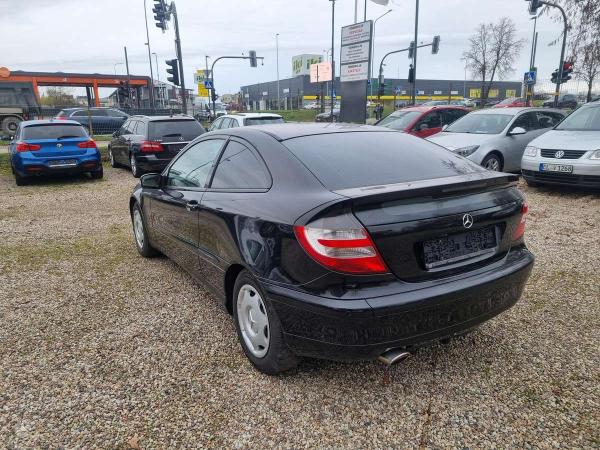 Melns Mercedes-Benz c-220 2007 Kauņa, ar dzinēja tilpumu 2.20 L un nobraukumu 300 tūkst. km par 1750 €, foto 3 vietnē AUTOMOTO.COM.LV