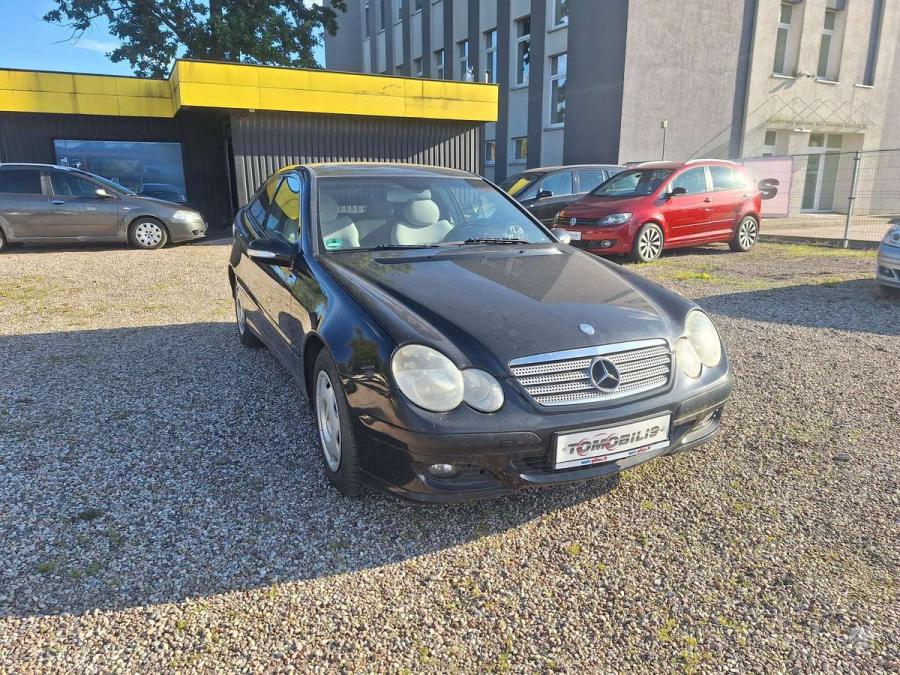 Black Mercedes-Benz c-220 2007 in Kaunas, with an engine capacity of 2.20 L and mileage of 300 thousand km for 1650 €, photo 1 on AUTOMOTO.COM.LV