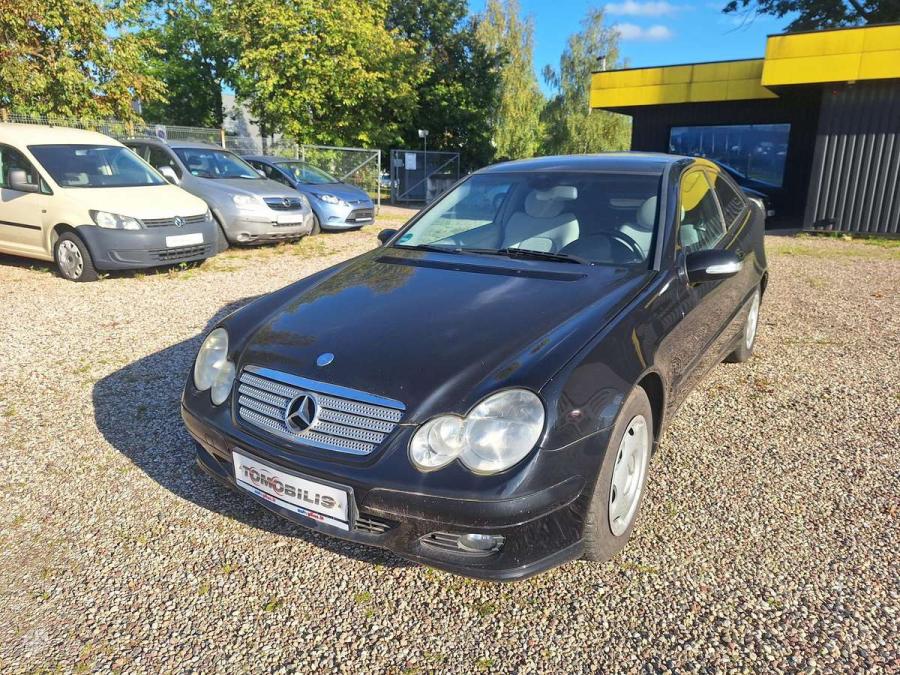Black Mercedes-Benz c-220 2007 in Kaunas, with an engine capacity of 2.20 L and mileage of 300 thousand km for 1650 €, photo 5 on AUTOMOTO.COM.LV