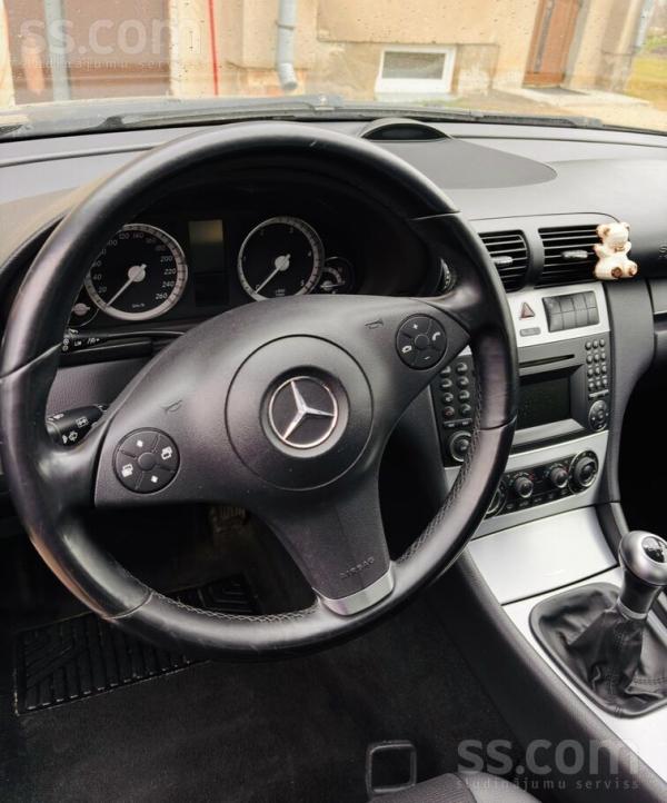 Melns Mercedes-Benz c-220 2009 Liepāja, ar dzinēja tilpumu 2.20 L un nobraukumu 283 tūkst. km par 3850 €, foto 8 vietnē AUTOMOTO.COM.LV