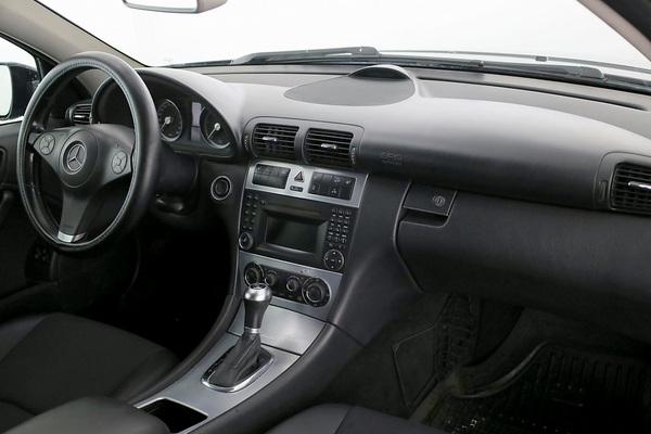 Melns Mercedes-Benz c-220 2010 Tallina, ar dzinēja tilpumu 2.10 L un nobraukumu 229 tūkst. km par 3199 €, foto 5 vietnē AUTOMOTO.COM.LV
