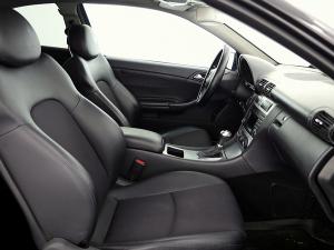 Melns Mercedes-Benz c-220 2010 Tallina, ar dzinēja tilpumu 2.10 L un nobraukumu 229 tūkst. km par 3199 €, foto 7 vietnē AUTOMOTO.COM.LV
