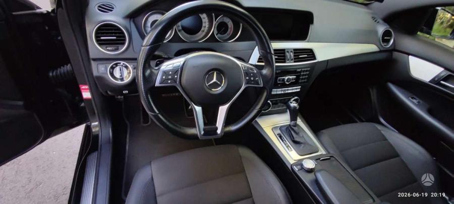 Melns Mercedes-Benz c-220 2011 Šauļi, ar dzinēja tilpumu 2.20 L un nobraukumu 340 tūkst. km par 6350 €, foto 7 vietnē AUTOMOTO.COM.LV