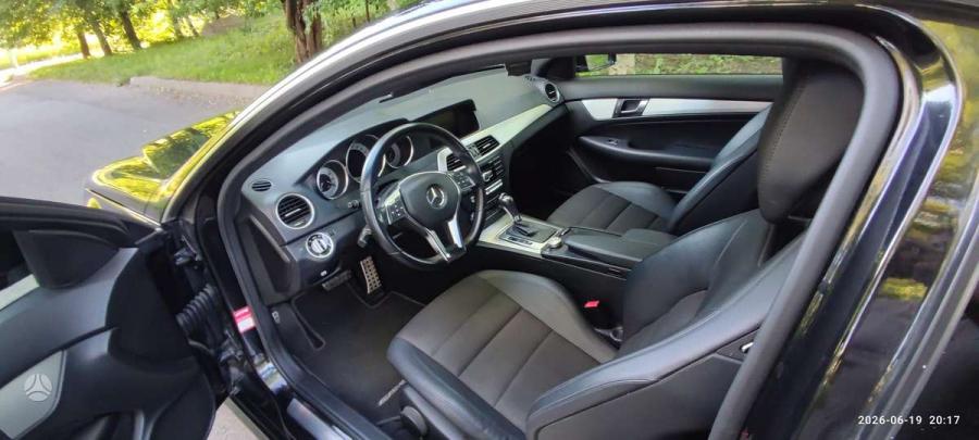 Melns Mercedes-Benz c-220 2011 Šauļi, ar dzinēja tilpumu 2.20 L un nobraukumu 340 tūkst. km par 6350 €, foto 14 vietnē AUTOMOTO.COM.LV