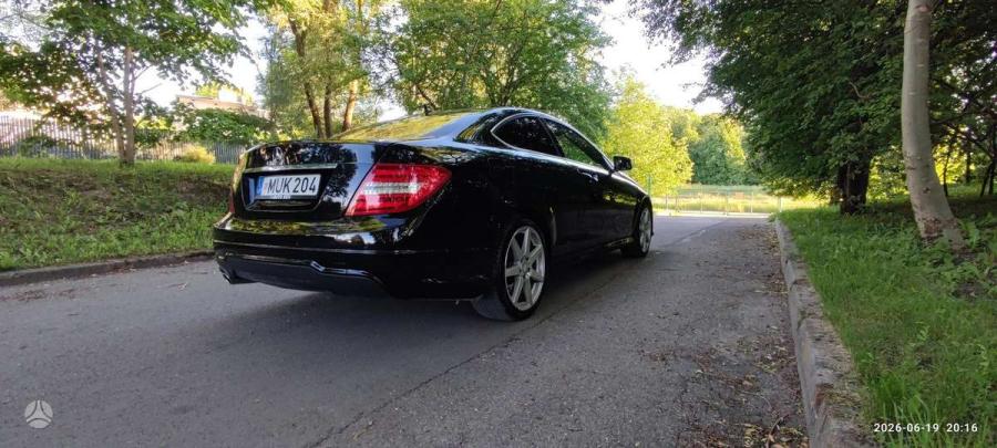 Melns Mercedes-Benz c-220 2011 Šauļi, ar dzinēja tilpumu 2.20 L un nobraukumu 340 tūkst. km par 6350 €, foto 17 vietnē AUTOMOTO.COM.LV