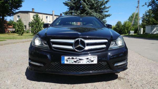 Black Mercedes-Benz c-220 2012 in Panevezys, with an engine capacity of 2.14 L and mileage of 130 thousand km for 6950 €, photo 2 on AUTOMOTO.COM.LV