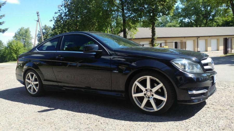 Melns Mercedes-Benz c-220 2012 Panevēža, ar dzinēja tilpumu 2.14 L un nobraukumu 130 tūkst. km par 6950 €, foto 3 vietnē AUTOMOTO.COM.LV