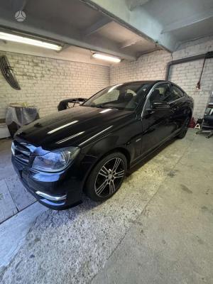 Black Mercedes-Benz c-220 2013 in Jonava, with an engine capacity of 2.20 L and mileage of 237 thousand km for 5950 €, photo  on AUTOMOTO.COM.LV