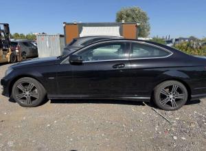 Black Mercedes-Benz c-220 2013 in Jonava, with an engine capacity of 2.20 L and mileage of 237 thousand km for 5950 €, photo 6 on AUTOMOTO.COM.LV