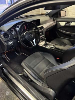 Black Mercedes-Benz c-220 2013 in Jonava, with an engine capacity of 2.20 L and mileage of 237 thousand km for 5950 €, photo 15 on AUTOMOTO.COM.LV