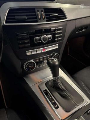 Black Mercedes-Benz c-220 2013 in Jonava, with an engine capacity of 2.20 L and mileage of 237 thousand km for 5950 €, photo 16 on AUTOMOTO.COM.LV