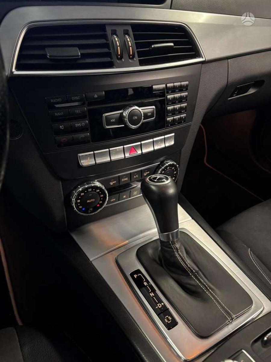 Black Mercedes-Benz c-220 2013 in Jonava, with an engine capacity of 2.20 L and mileage of 237 thousand km for 5950 €, photo 16 on AUTOMOTO.COM.LV