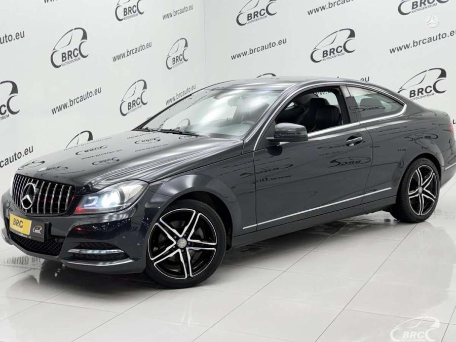 Black Mercedes-Benz c-220 2014 in Vilnius, with an engine capacity of 2.14 L and mileage of 217 thousand km for 9000 €, photo 1 on AUTOMOTO.COM.LV