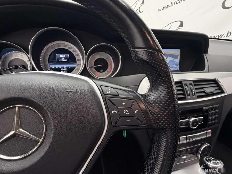 Black Mercedes-Benz c-220 2014 in Vilnius, with an engine capacity of 2.14 L and mileage of 217 thousand km for 9000 €, photo 25 on AUTOMOTO.COM.LV