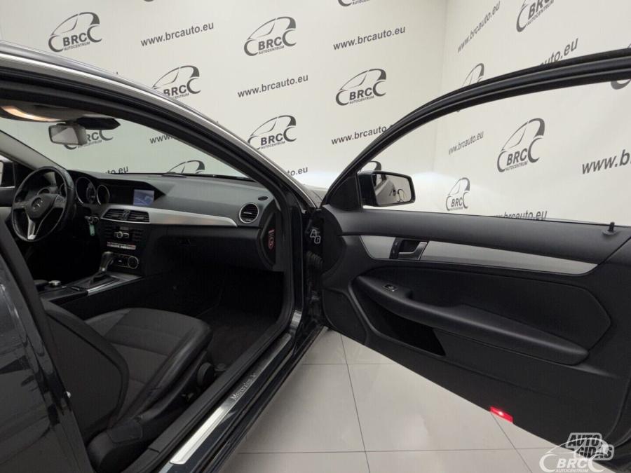 Black Mercedes-Benz c-220 2014 in Avizieniai, with an engine capacity of 2.10 L and mileage of 10000 thousand km for 7900 €, photo 8 on AUTOMOTO.COM.LV