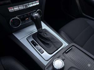 Black Mercedes-Benz c-220 2014 in Kaunas, with an engine capacity of 2.10 L and mileage of 355 thousand km for 9999 €, photo 15 on AUTOMOTO.COM.LV