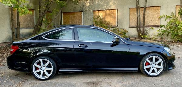 Mercedes-Benz c-220 2014 Viļņa vietnē Melns Mercedes-Benz c-220 2014 Viļņa, ar dzinēja tilpumu 2.20 L un nobraukumu 350 tūkst. km par 3300 €, foto 4 vietnē AUTOMOTO.COM.LV