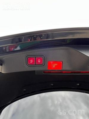 Черный Мерседес Ц 220 2015 в Рига, объемом двигателя 2.20 л и пробегом 119 тыс. км за 19990 €, фото 10 на AUTOMOTO.COM.LV