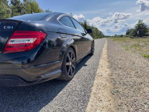 Black Mercedes-Benz c-220 2015 in Balvi, with an engine capacity of 2.20 L and mileage of 152 thousand km for 4000 €, photo  on AUTOMOTO.COM.LV