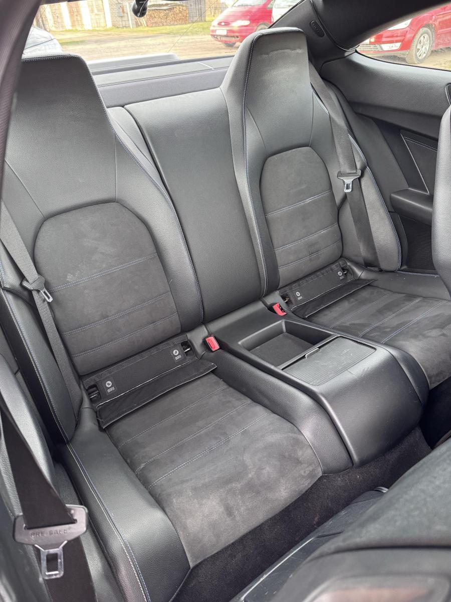 Black Mercedes-Benz c-220 2015 in Balvi, with an engine capacity of 2.20 L and mileage of 152 thousand km for 4000 €, photo 10 on AUTOMOTO.COM.LV