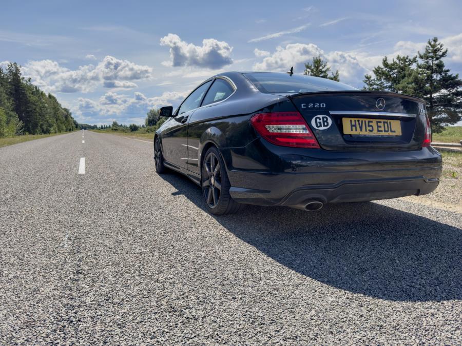 Black Mercedes-Benz c-220 2015 in Balvi, with an engine capacity of 2.20 L and mileage of 152 thousand km for 4000 €, photo 13 on AUTOMOTO.COM.LV