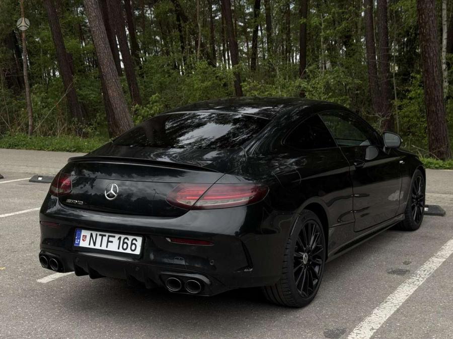 Black Mercedes-Benz c-220 2016 in Klaipeda, with an engine capacity of 2.14 L and mileage of 210 thousand km for 19900 €, photo 3 on AUTOMOTO.COM.LV