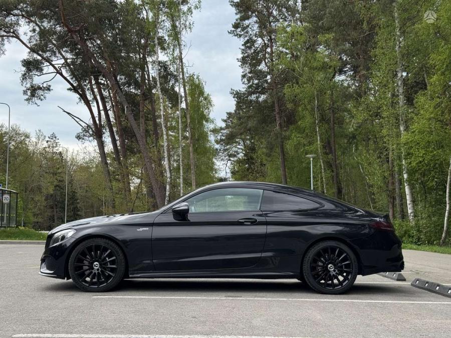 Black Mercedes-Benz c-220 2016 in Klaipeda, with an engine capacity of 2.14 L and mileage of 210 thousand km for 19900 €, photo 4 on AUTOMOTO.COM.LV