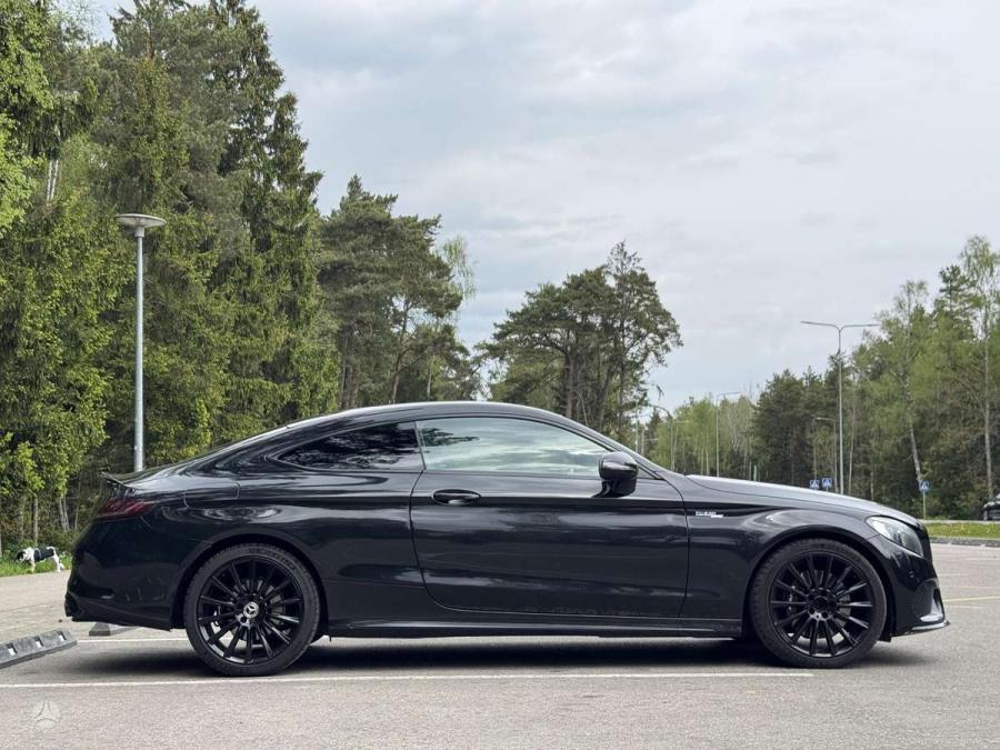 Black Mercedes-Benz c-220 2016 in Klaipeda, with an engine capacity of 2.14 L and mileage of 210 thousand km for 19900 €, photo 13 on AUTOMOTO.COM.LV