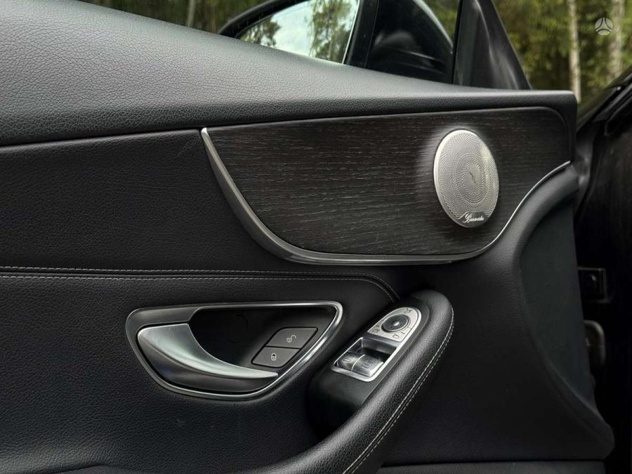 Black Mercedes-Benz c-220 2016 in Klaipeda, with an engine capacity of 2.14 L and mileage of 210 thousand km for 19900 €, photo 50 on AUTOMOTO.COM.LV