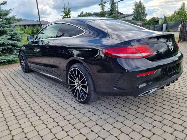 Black Mercedes-Benz c-220 2017 in Alytus, with an engine capacity of 2.20 L and mileage of 226 thousand km for 16900 €, photo 8 on AUTOMOTO.COM.LV