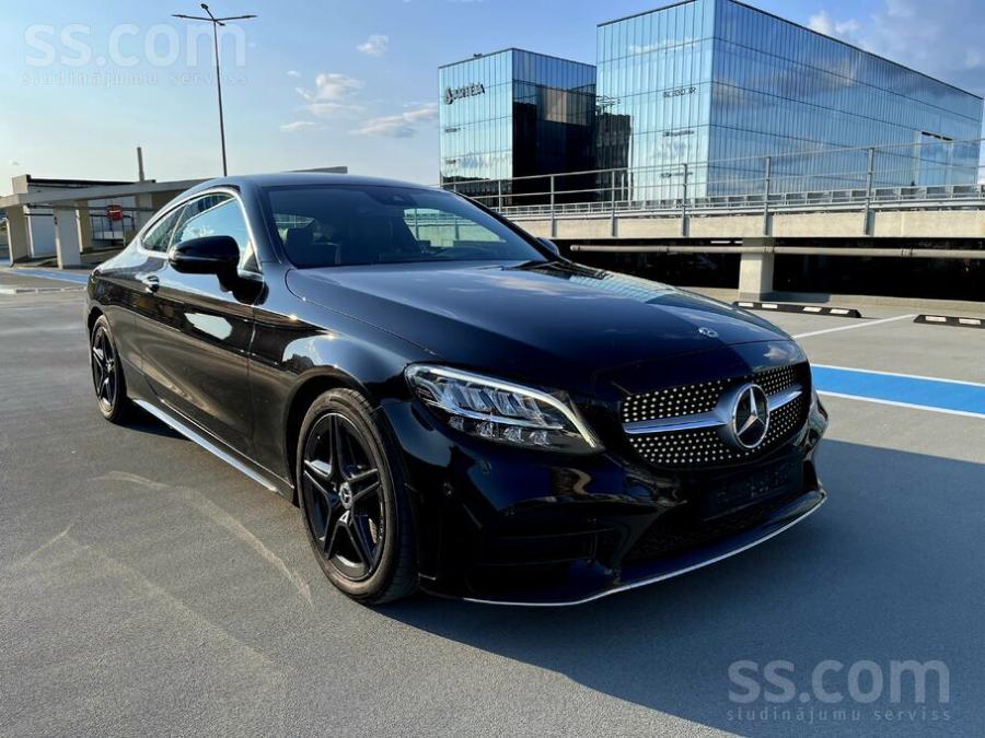 Black Mercedes-Benz c-220 2018 in Vilnius, with an engine capacity of 2.00 L and mileage of 306 thousand km for 19999 €, photo 3 on AUTOMOTO.COM.LV
