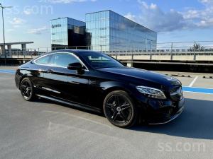 Black Mercedes-Benz c-220 2018 in Vilnius, with an engine capacity of 2.00 L and mileage of 306 thousand km for 19999 €, photo 4 on AUTOMOTO.COM.LV
