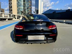Black Mercedes-Benz c-220 2018 in Vilnius, with an engine capacity of 2.00 L and mileage of 306 thousand km for 19999 €, photo 6 on AUTOMOTO.COM.LV