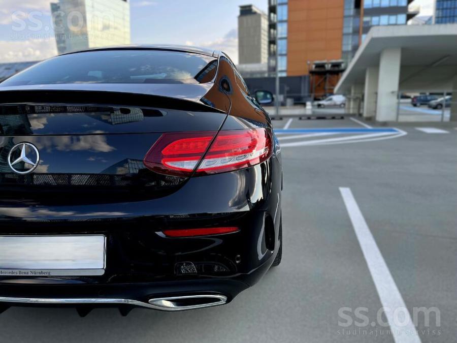 Black Mercedes-Benz c-220 2018 in Vilnius, with an engine capacity of 2.00 L and mileage of 306 thousand km for 19999 €, photo 11 on AUTOMOTO.COM.LV