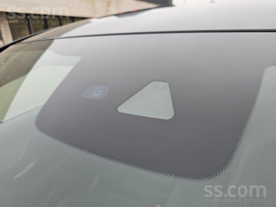 Black Mercedes-Benz c-220 2018 in Vilnius, with an engine capacity of 2.00 L and mileage of 306 thousand km for 19999 €, photo 14 on AUTOMOTO.COM.LV