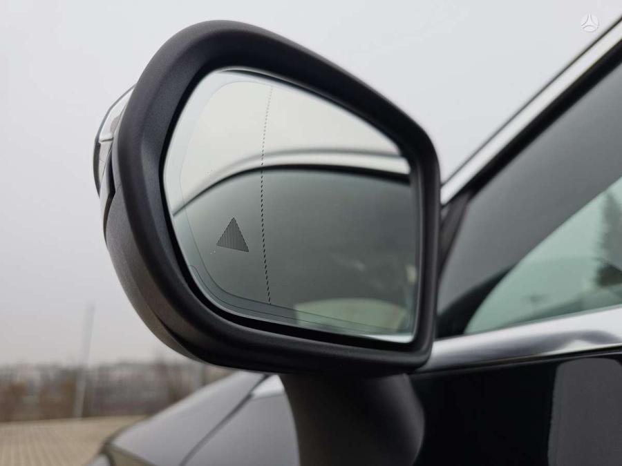 Black Mercedes-Benz c-220 2018 in Vilnius, with an engine capacity of 2.00 L and mileage of 307 thousand km for 19000 €, photo 14 on AUTOMOTO.COM.LV